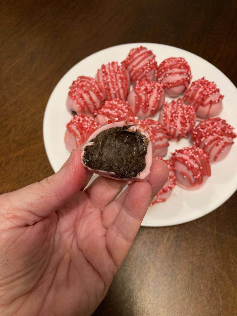 Valentine Oreo Truffles - Out of the Box Baking