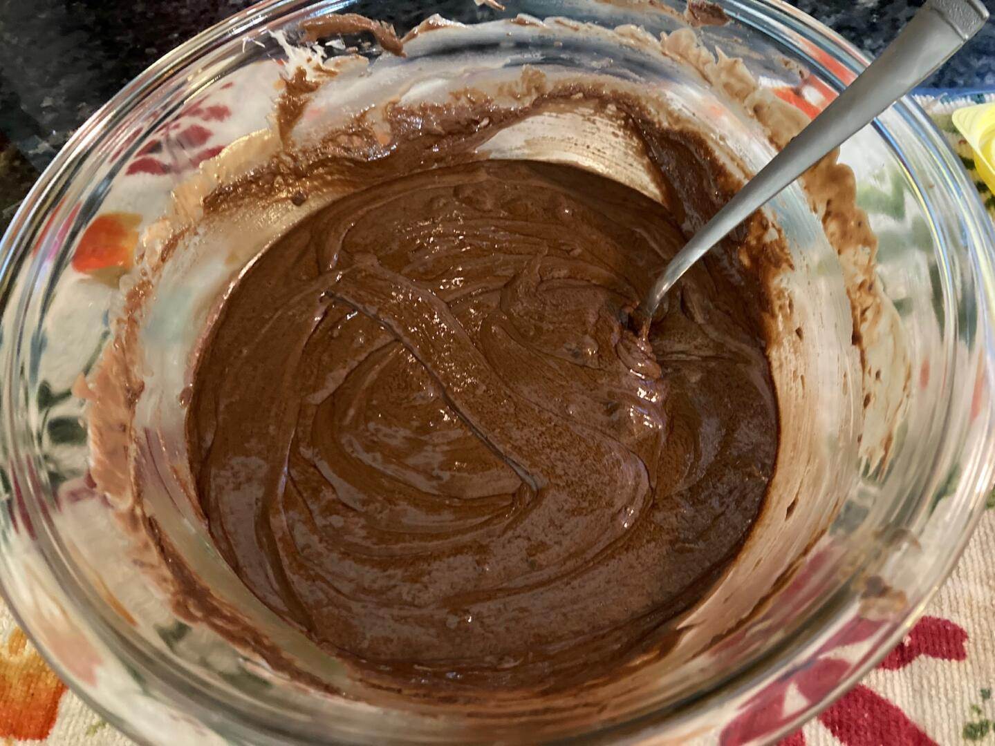 How to Make Fudge from Canned Frosting (Easy & Delicious) - Out of the ...