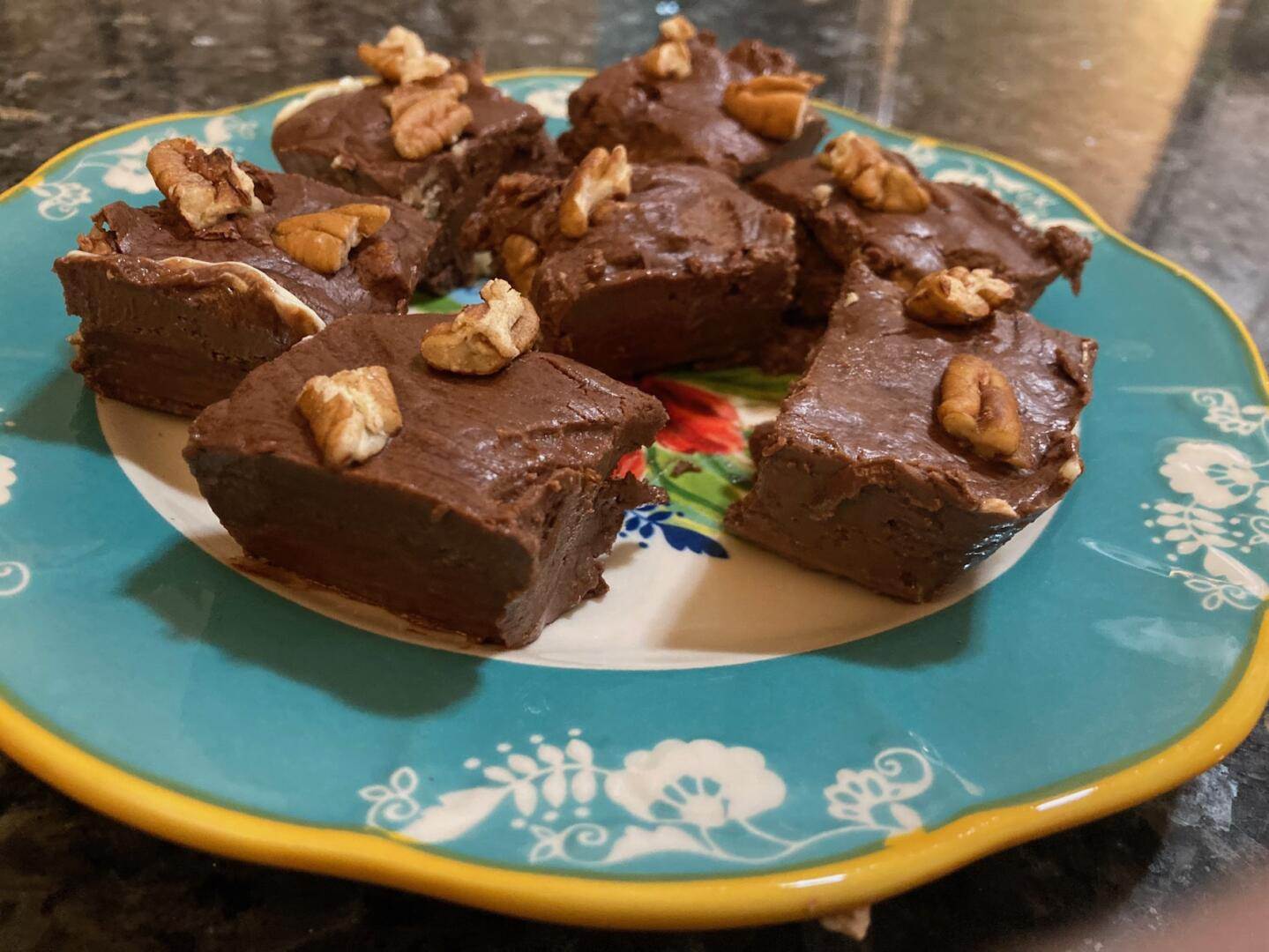 How to Make Fudge from Canned Frosting (Easy & Delicious) - Out of the ...