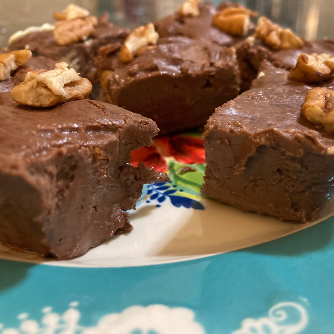 How to Make Fudge from Canned Frosting (Easy & Delicious) - Out of the ...